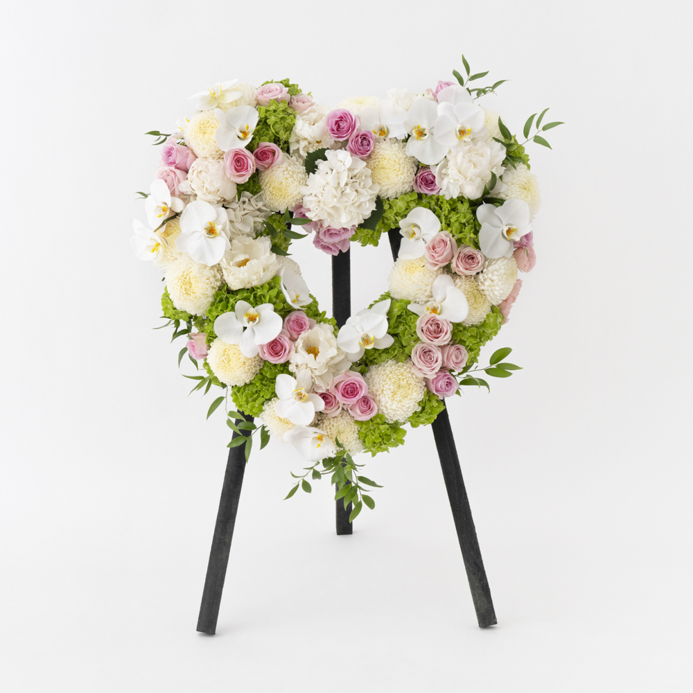 ALE Heart-shaped Sympathy Flower Basket - HALO Flowers|香港花店|即日送花